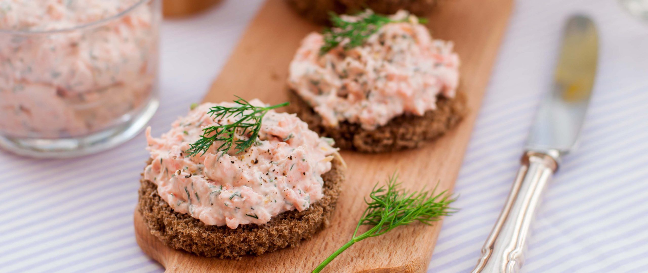 Canapés with Tuna Cream - Delamaris